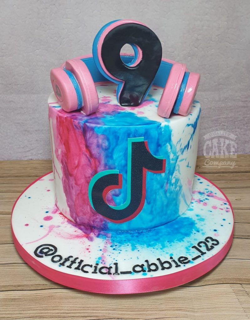 Age 6-9 Children's Birthday Cakes - Quality Cake Company
